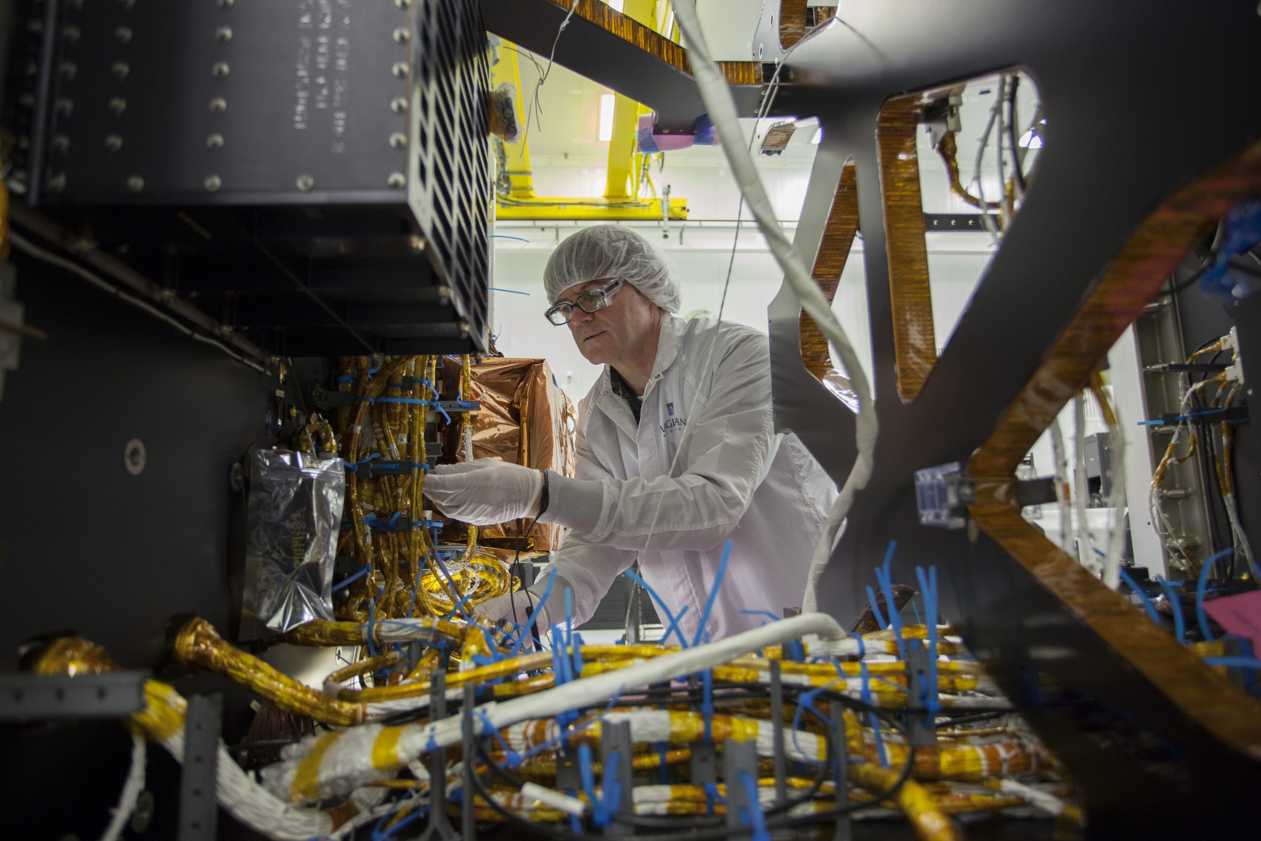 Inspecting Flight Components RCM 2015-082 - Magellan Aerospace